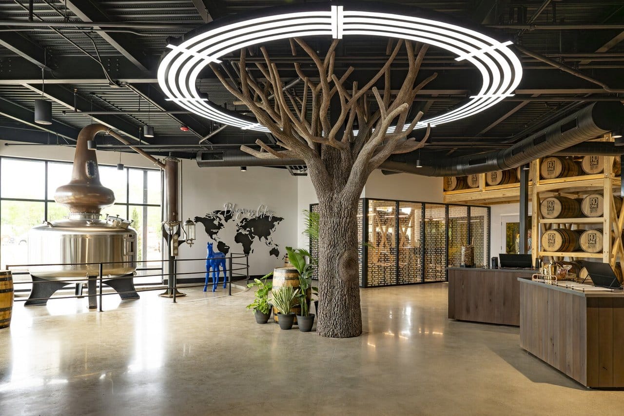 RD1 Spirits unveils wood-focused distillery experience on Kentucky ...